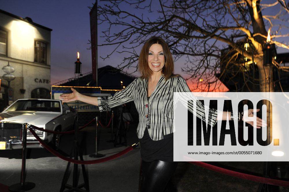 Leonore Capell anlässlich der Premiere von GREASE in