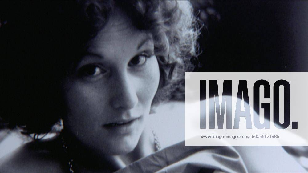 2005 Inside Deep Throat Movie Set Jan 11 2005 New York Ny Usa Linda Lovelace In A Scene