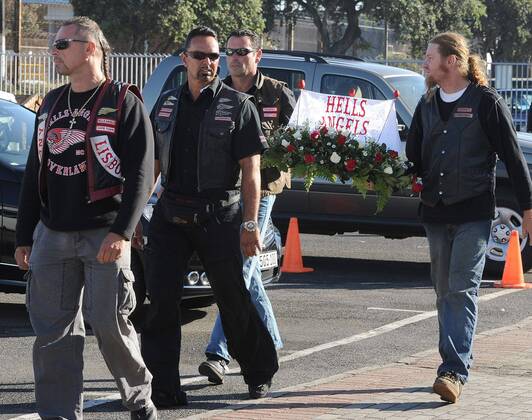 Cyril Beeka s Funeral CAPE TOWN, SOUTH AFRICA ? 2 April 2011: Mourners ...