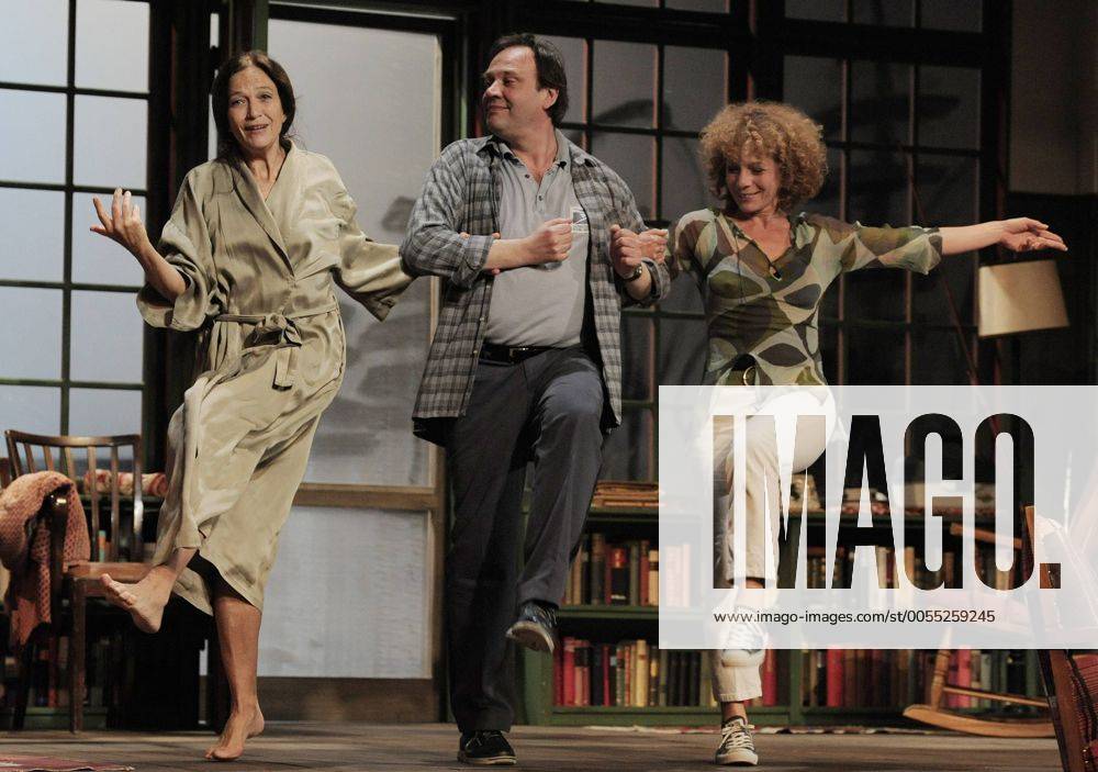 V.l.n.r.: Tatja Seibt, Volker Weidlich und Nina Hoger in DAS HAUS AM ...