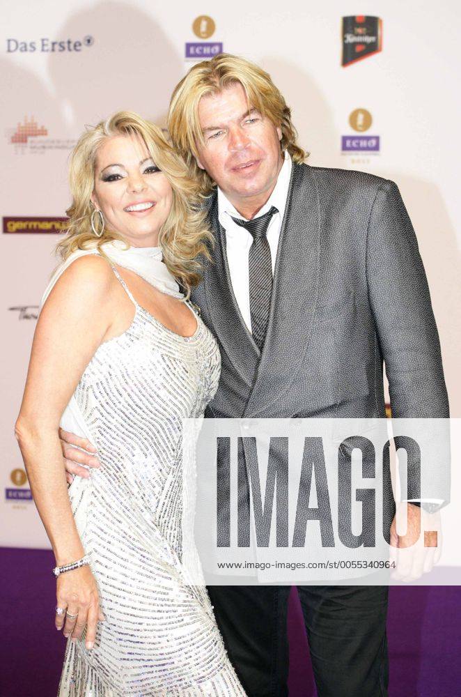 Sängerin Sandra Lauer mit Partner Olaf Menges - Echo Award ...