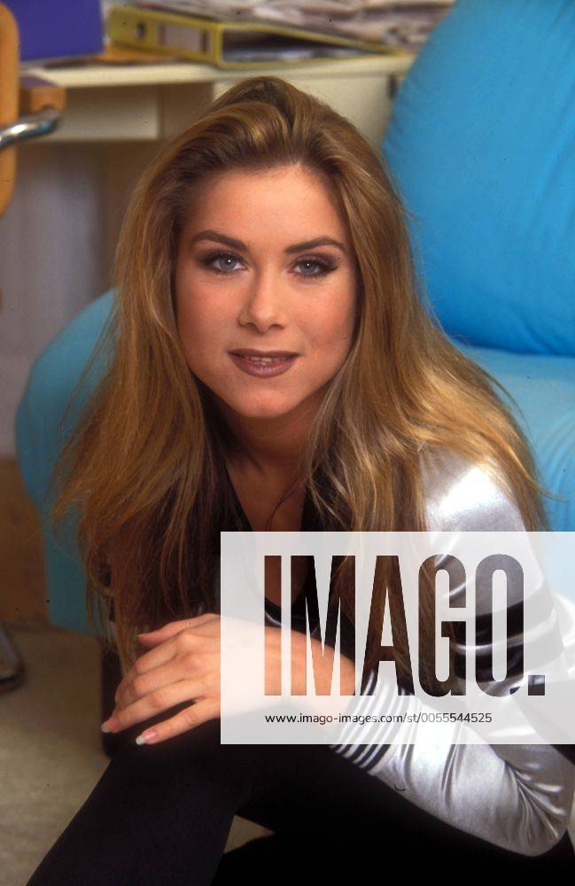 Simone Stelzer Y !AUFNAHMEDATUM GESCHÄTZT!