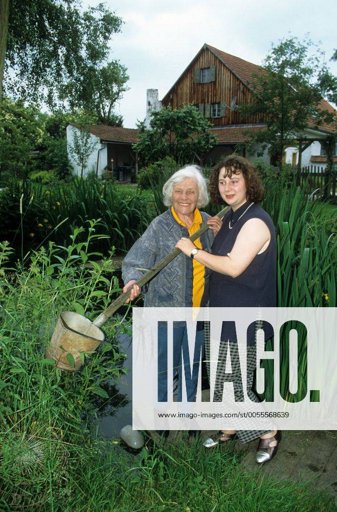 Annemarie Wendl (L) und Anna Lenz-Prütting