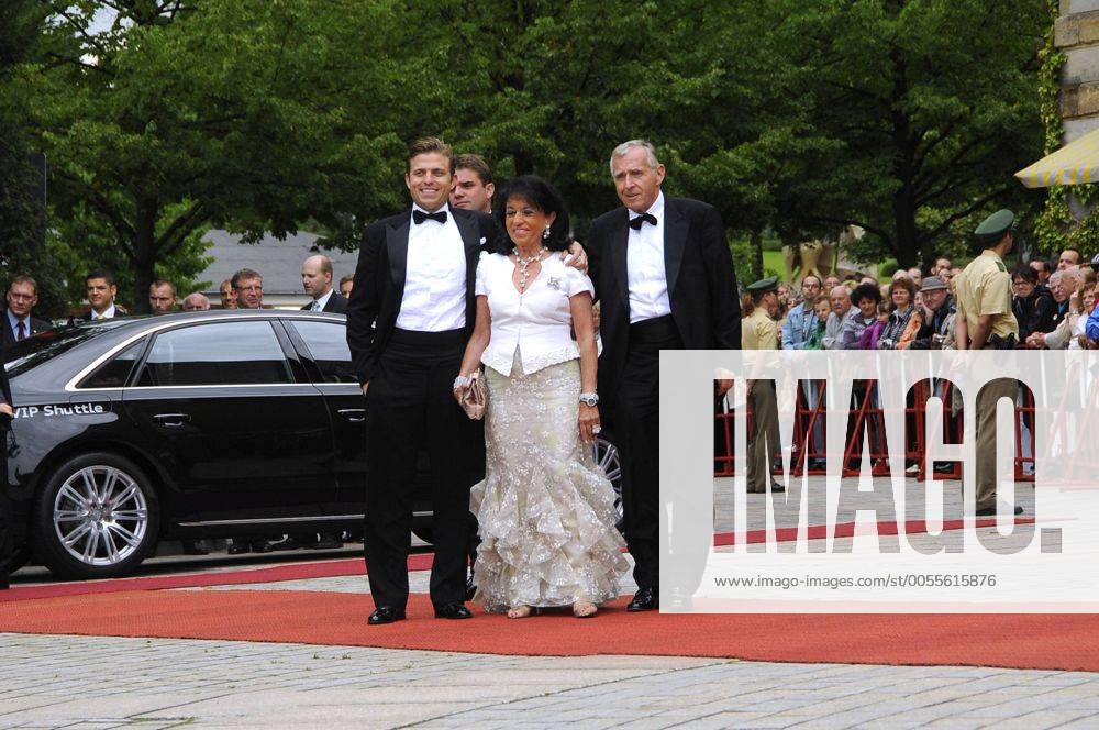 Erich und Regine Sixt mit ihren Söhnen Konstantin und Alexander bei der ...