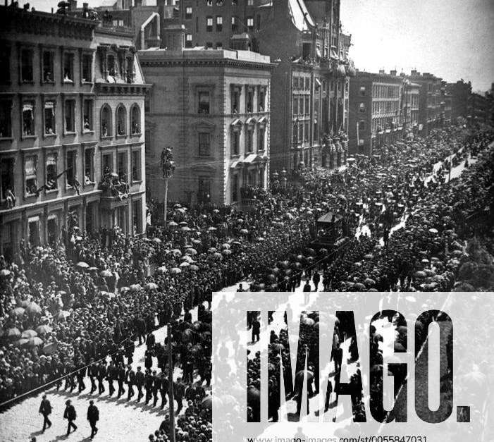 The U S Grant funeral procession, Fifth Avenue and 41st Street, New ...