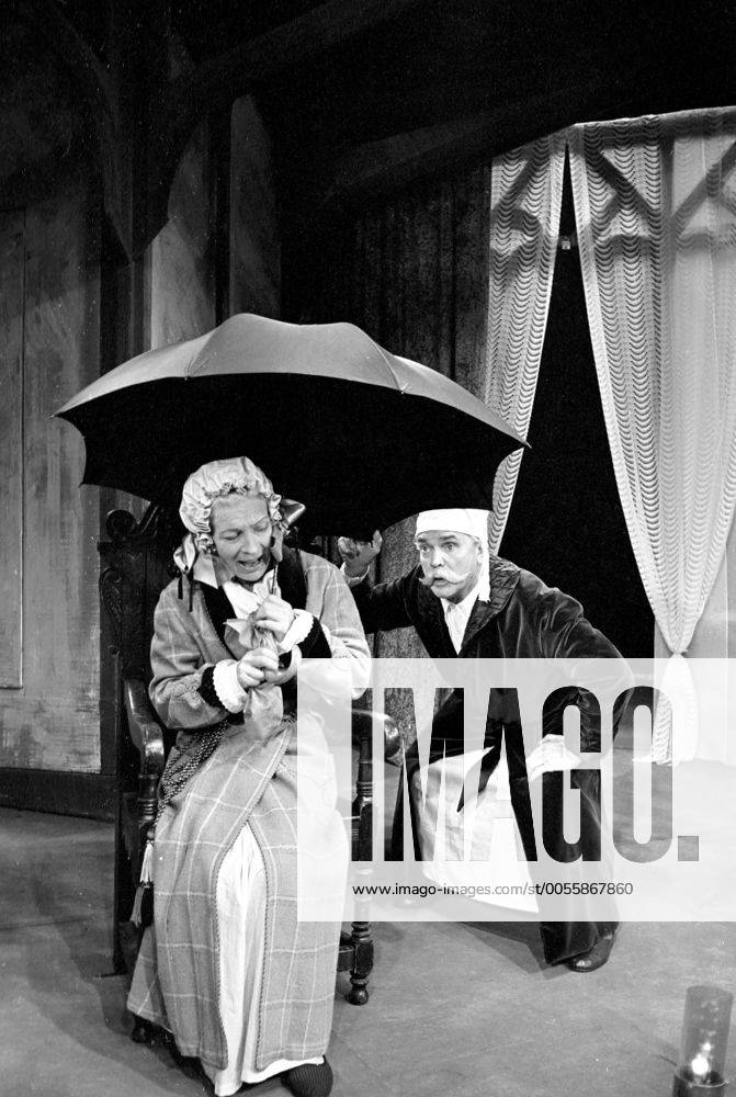 Rehearsal at the Mermaid Theatre , Puddle Dock in Pinero s celebrated ...