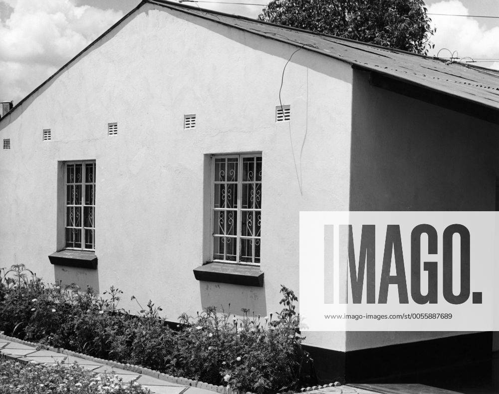 Harare African Township : African houses , Salisbury , Rhodesia Mono Print