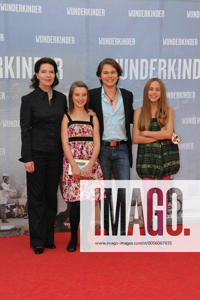 Von links, Gudrun LANDGREBE, Imogen BURRELL, Elin KOLEV und Mathilda ...