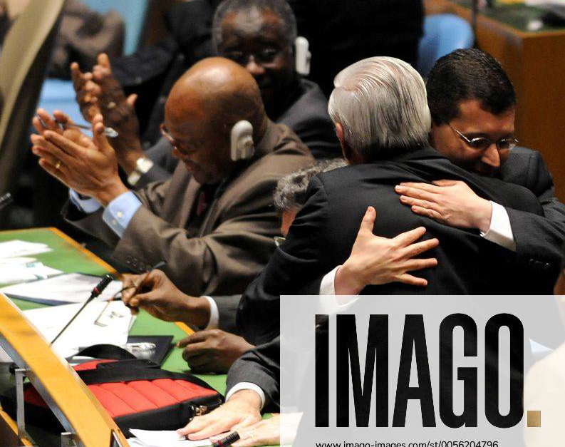 (111022) -- NEW YOKR, Oct. 22, 2011 (Xinhua) -- Representatives of ...