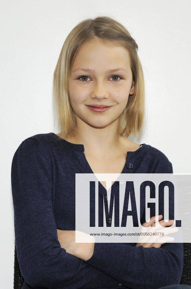 Meira Durand (Sterntaler-Mädchen) aus Die Sterntaler. Fototermin Sechs ...