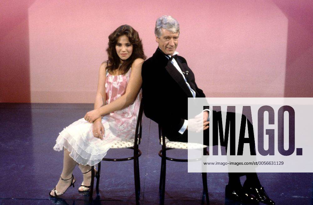 Rudi Carrell mit Tina Riegel in Unterm Regenbogen 12 83 vZ Mann ...