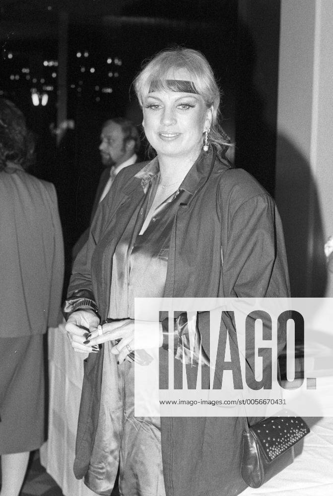 Barbara Valentin (Schauspielerin) 06 84 Otto Barbara Valentin im Juni ...