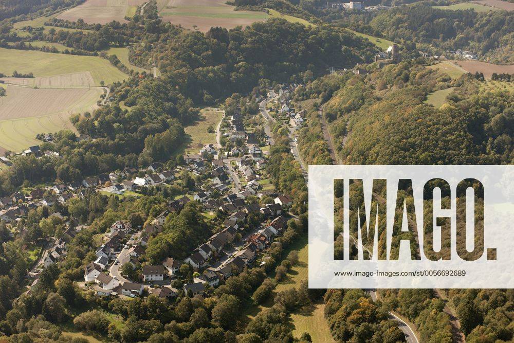 Luftbild, Ruine Löwenburg, Monreal, Eifel, Rheinland-Pfalz, Germany, Europa