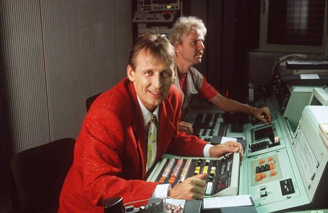 Aus der Rolle fallen Helmut Riedl mit Cutter Heinz 09 94 am TV ...