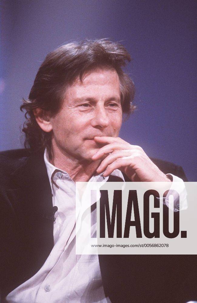 Roman Polanski 02 98 thg Mann Film Kino Regie USA Amerika dunkelhaarig leger Hemd Jackett sitzend