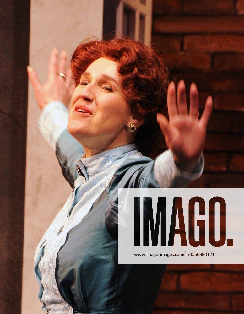 Sandra Keck. Fotoprobe De Floh in t Ohr im Hamburger Ohnsorg Theater ...