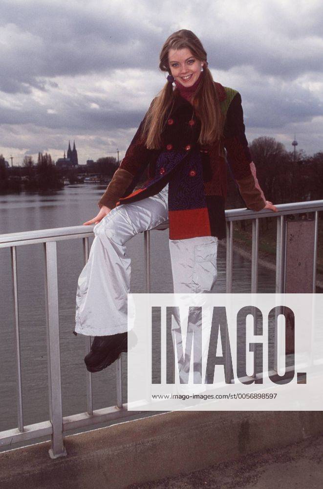 Kerstin Kramer 03 00 pp Frau Moderation TV Fernsehen Nickelodeon BRAVO ...