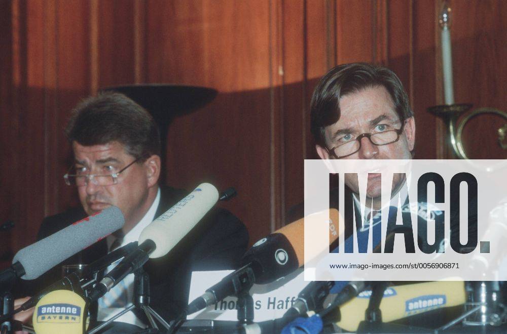 Thomas Haffa mit Dr. Nickolaus Becker 12 00 kück Mann ...