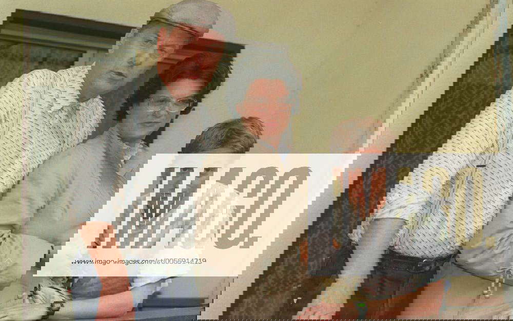 Gerd Dudenhöffer, Sabine Urig, Andreas Gergen (v.l.) in Familie Heinz ...