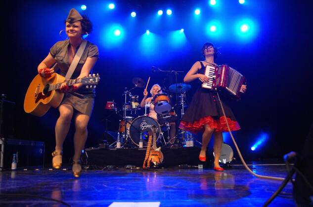 Katzenjammer . Sie besteht aus Anne Marit Bergheim, Solveig Heilo ...