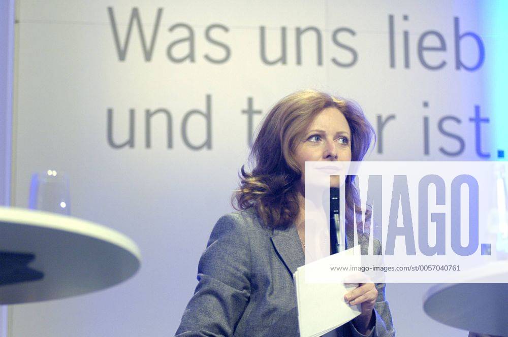 Leo Busch (TV-Moderatorin) 06 10 thg Leo Busch am 28. Juni 2010 beim 22 ...