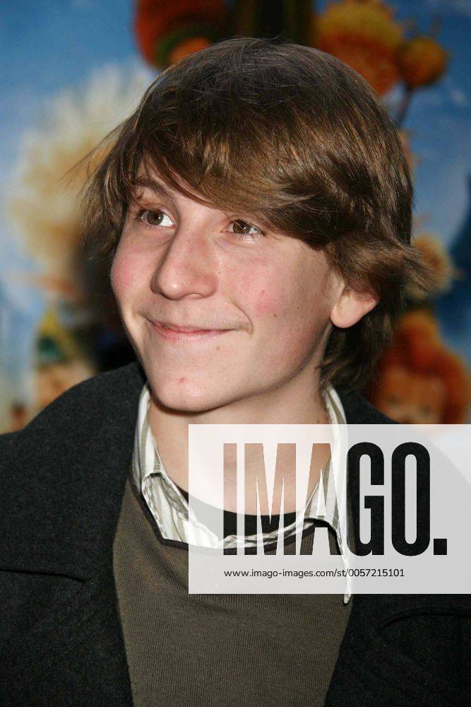 Feb. 10, 2000 - New York, New York, U.S. - ERIK PER SULLIVAN ARRIVING ...