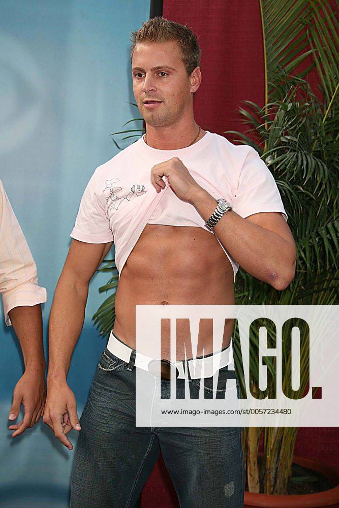 Jan. 18, 2000 - New York, New York, U.S. - JEREMY RYAN FROM AMAZING ...