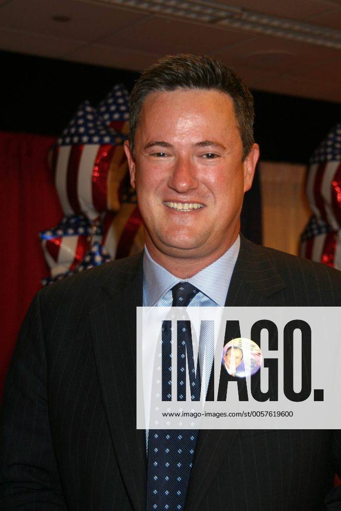 Sept. 2, 2004 - New York, New York, U.S. - K39105JBU.MSNBC HOST JOE ...