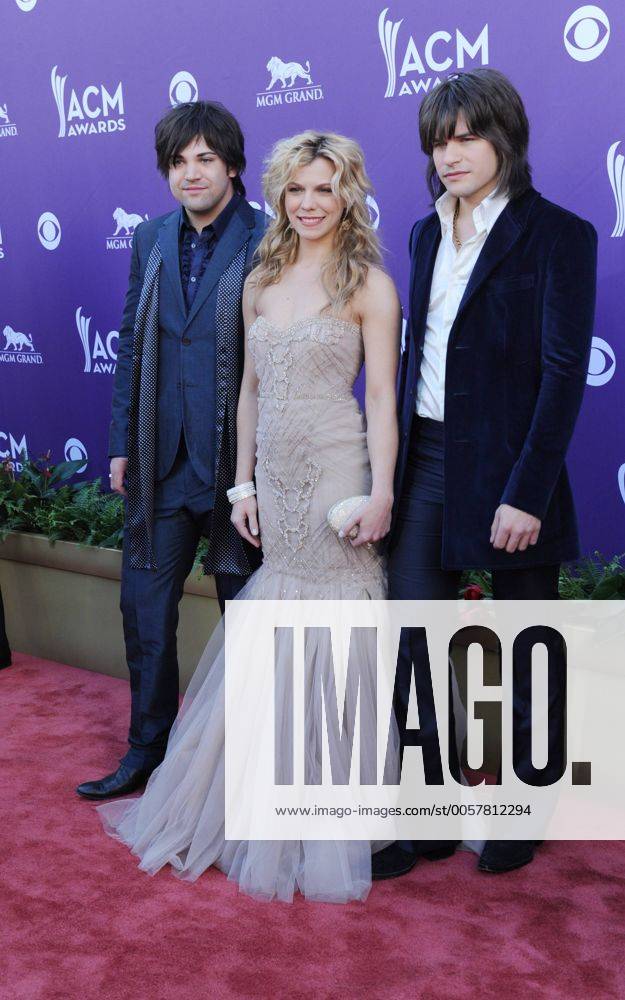 (L-R) Musicians Reid Perry, Kimberly Perry and Neil Perry of The Band ...