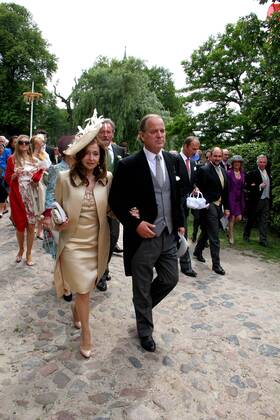 Vicky Leandros und Baron Enno von Ruffin Hochzeit das Brautpaar Milana ...