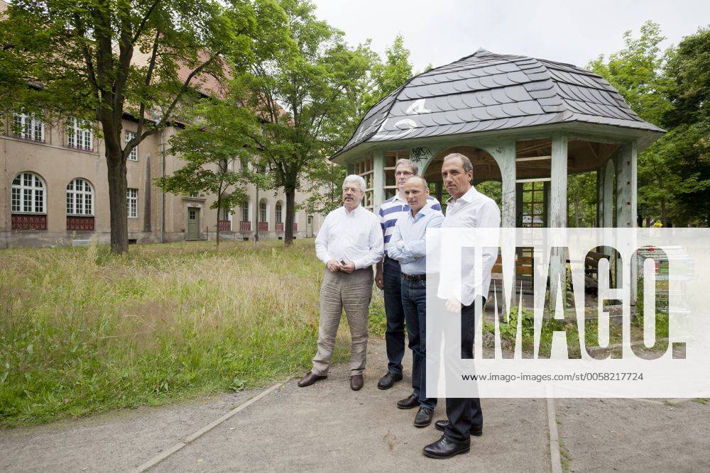 V.l.n.r.: Architekt Hans Josef Schaub, Andreas Dahlke, Dirk Germandi ...