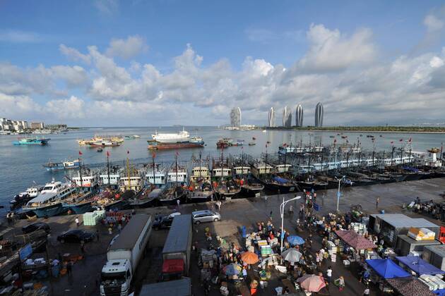 SANYA, Fishing vessels prepare to leave for the Nansha Islands in the ...