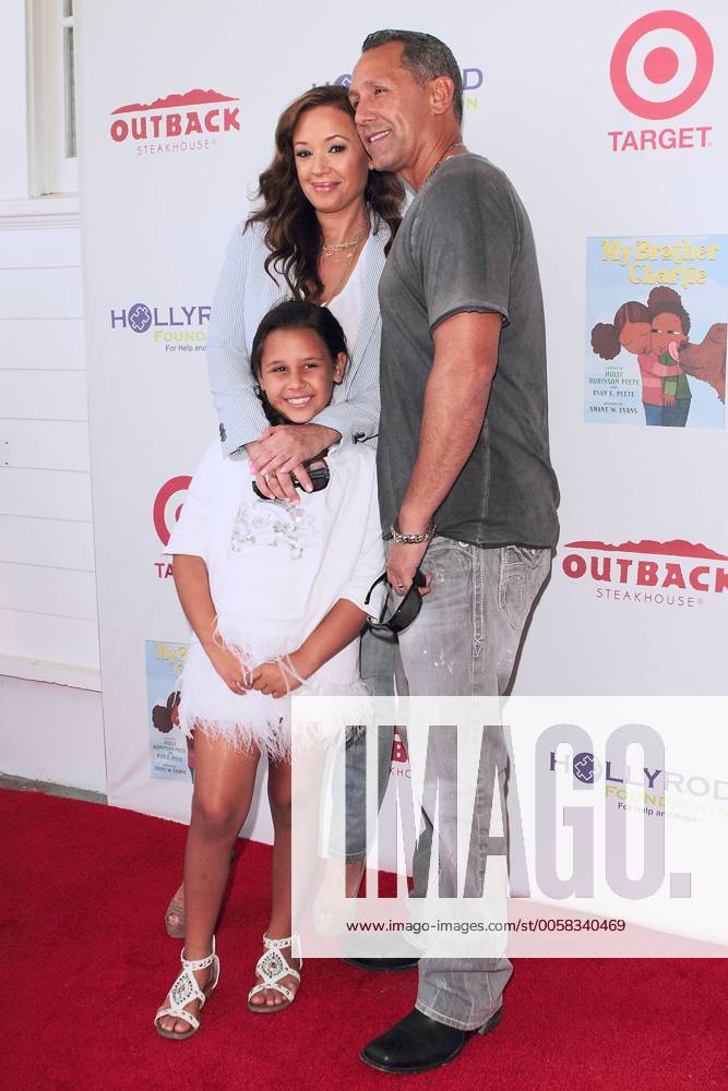 Leah Remini und ihr Ehemann Angelo und ihrer Tochter Sofia beim 3. My ...