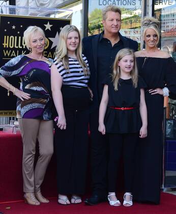 Rascal Flatts band member Gary LeVox poses with his wife Tara Vernon ...