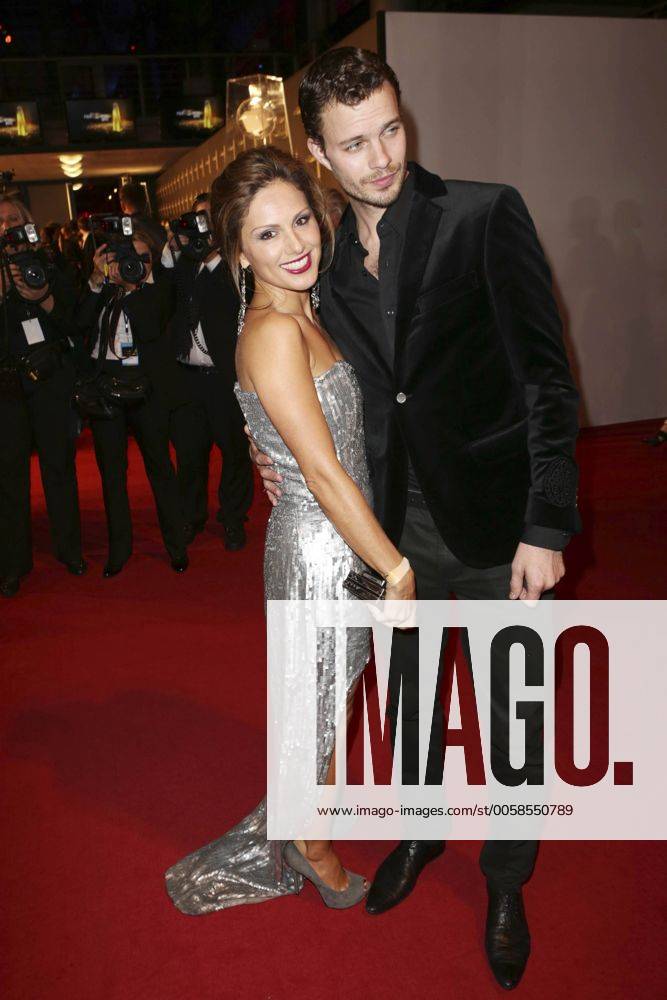 Nazan Eckes, Julian Khol - Verleihung 14. Deutscher Fernsehpreis 2012 ...