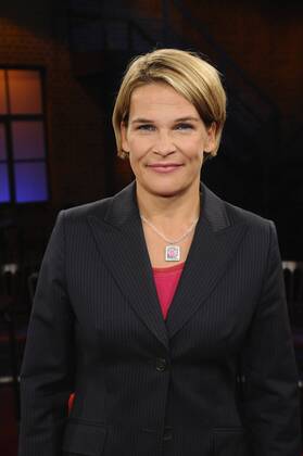 Die Moderatorin und Autorin Anna Engelke berichtet seit fünf Jahren aus ...