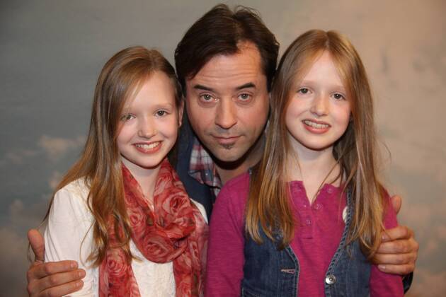Jan Josef Liefers mit Isabelle und Helen Ottmann beim Fototermin zum ...