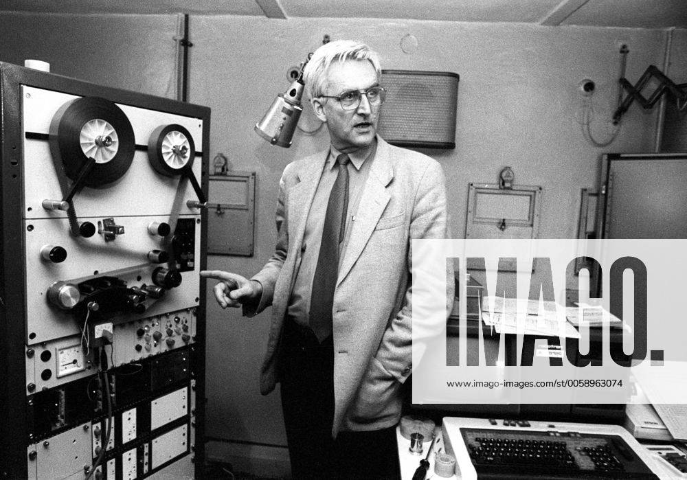 Fotostory DEFA Studios Babelsberg - Dr. Ristow, Leiter Abteilung Neue