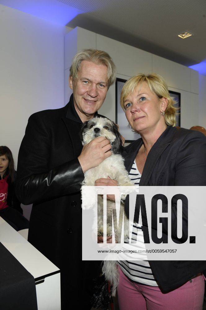 Johnny Logan mit Ehefrau und Hund Eagles Jubiläum Magazinpräsentation ...