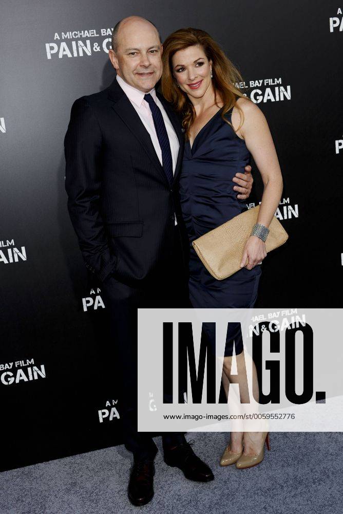 Rob Corddry and wife Sandra Corddry PAIN AND GAIN FILM PREMIERE ...