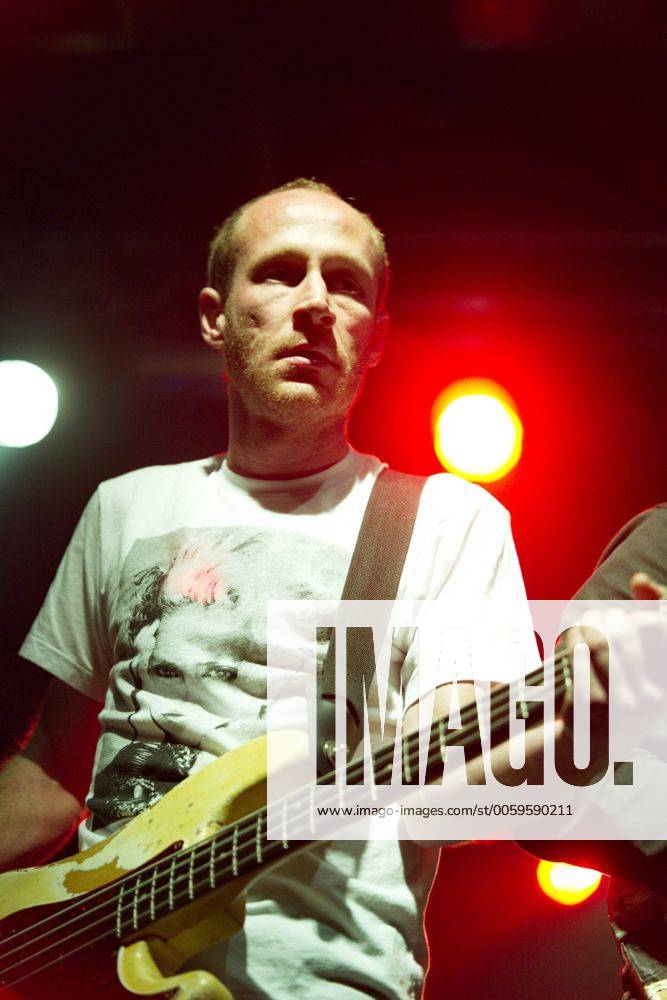 Matt Maust beim Cold War Kids Konzert im C-Club. Berlin, 30.04.2013 ...