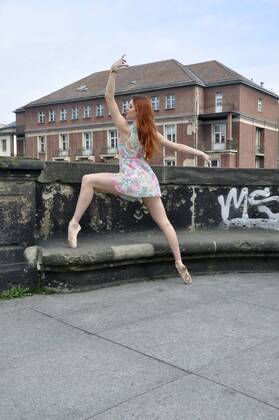 Mina mit Pose, Frau, Model, Mina, Pose, posieren, Ballett, Ballettschuhe