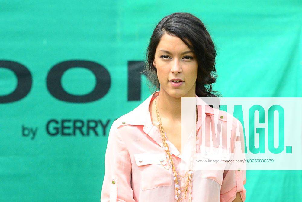 Halle, Deutschland 10. Juni 2013: Gerry Weber Open 2013 - Rebecca-Zarah Mir. Model und Moderatorin