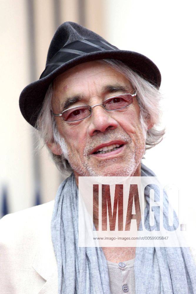 Roger Lloyd Pack bei der Premiere vom Musical Charlie and the Chocolate ...