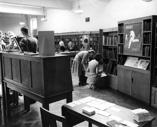 Gillingham Library in Kent 4th July 1949, Bibliothek, Bücher ...