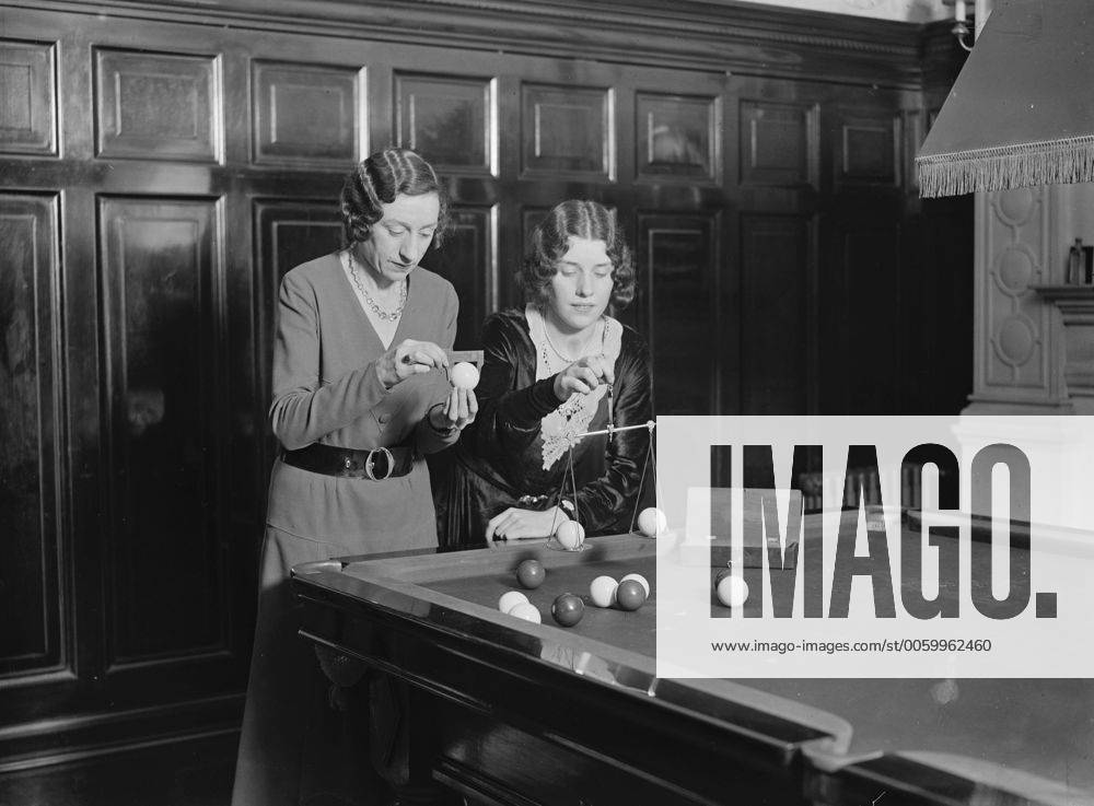 Womens Amateur Billiards Championship at the Burwat Hall, Soho Square ...
