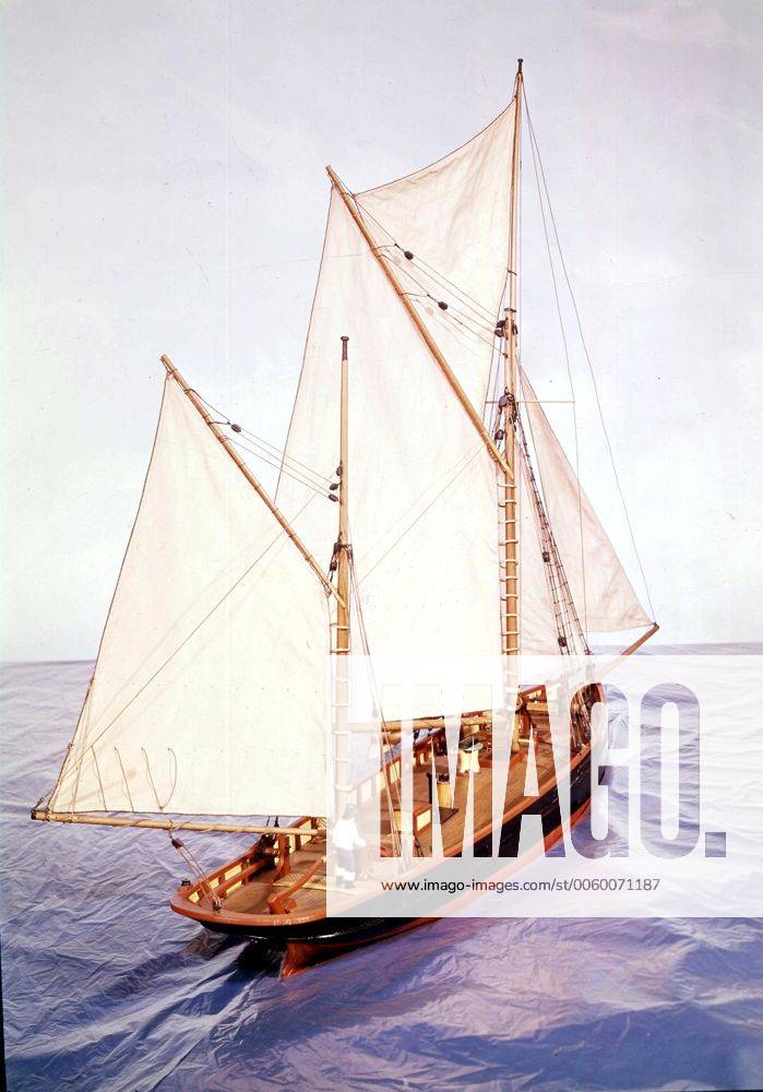 Sea, sailing. Brixham trawler. Model