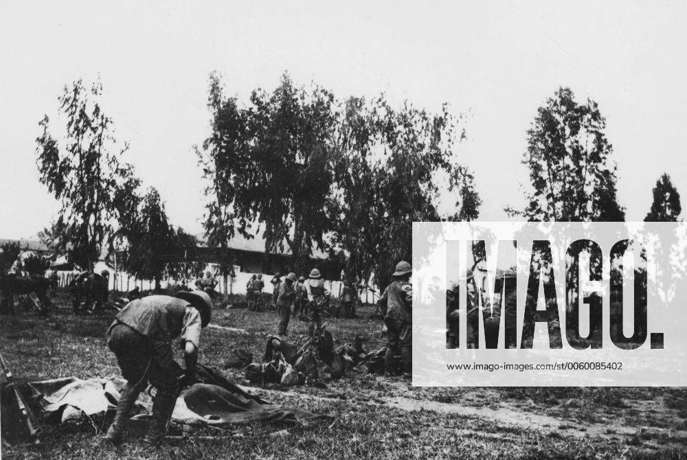 WW1: East African Mounted Rifles occupying Arusha, 24th March 1916 ...