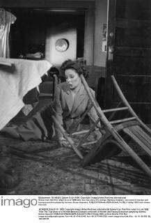 Scene from the film I Want to Live 1958 tells the true story of a woman ...