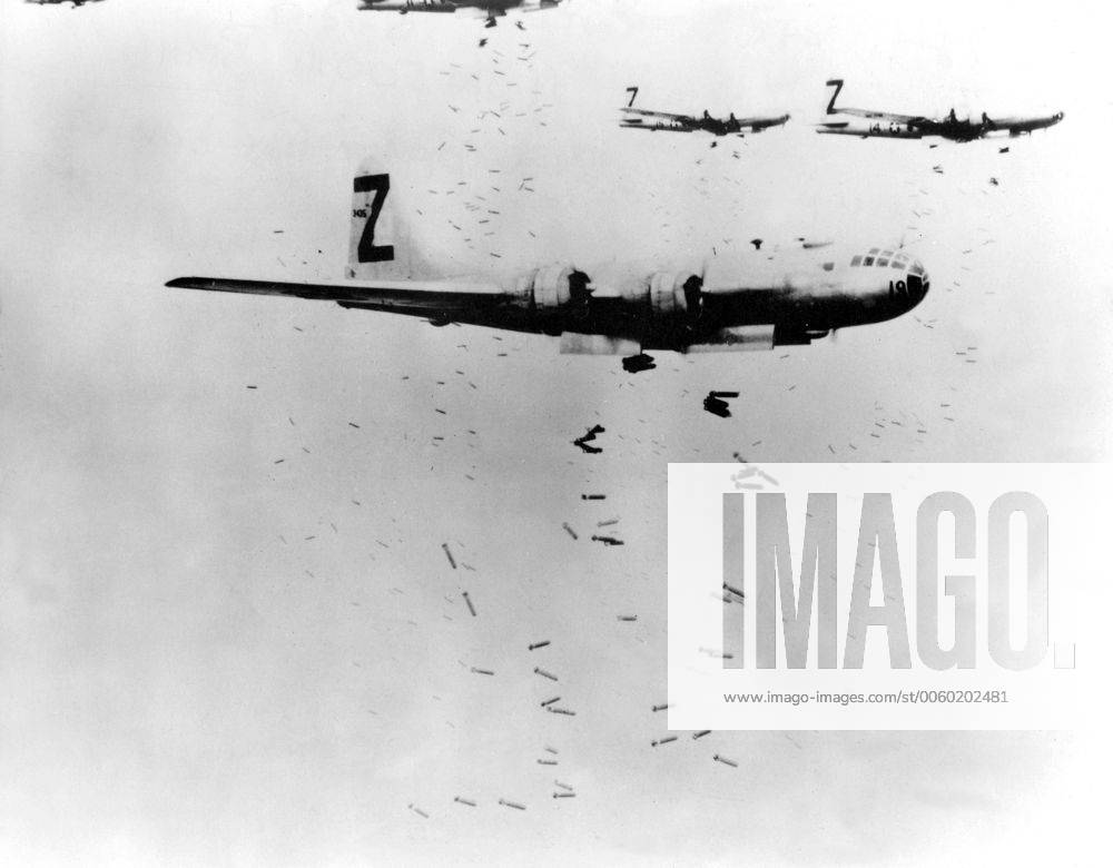 Boeing B-29 superfortress bombers dropping fire bombs on enemy ...
